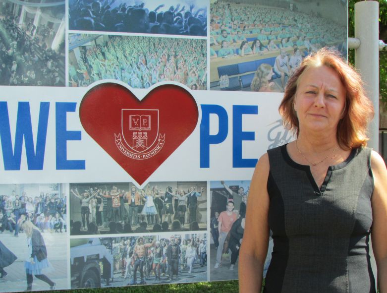 Dr. Éva BÚS, PhD - Angol-Amerikai Intézet